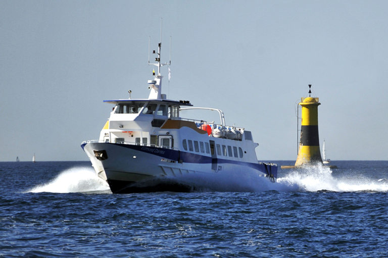 Navettes Château d'If et les Iles du Frioul, Vieux-Port de Marseille ...